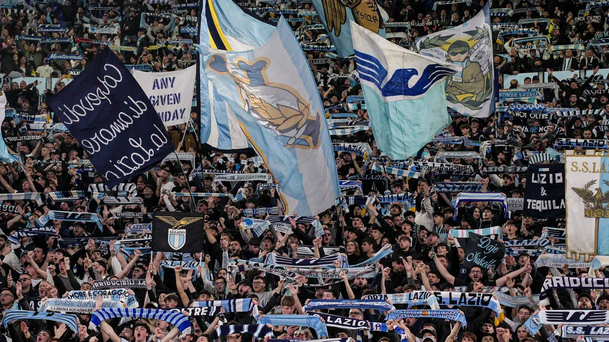 5 tifosi laziali aggrediscono un romanista in moto. Duro comunicato ...