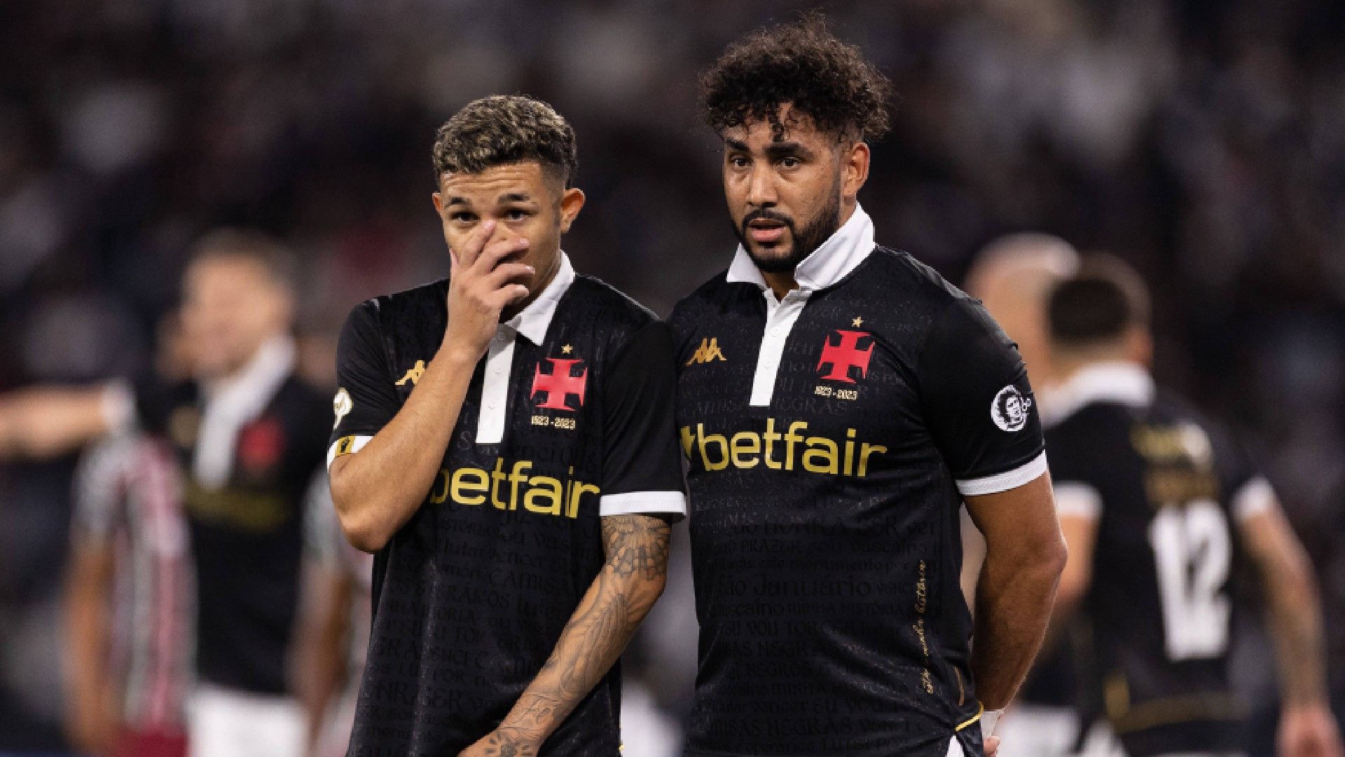 "Mi faceva bere l'acqua del water e la mia urina": l'accusa shock dell ...