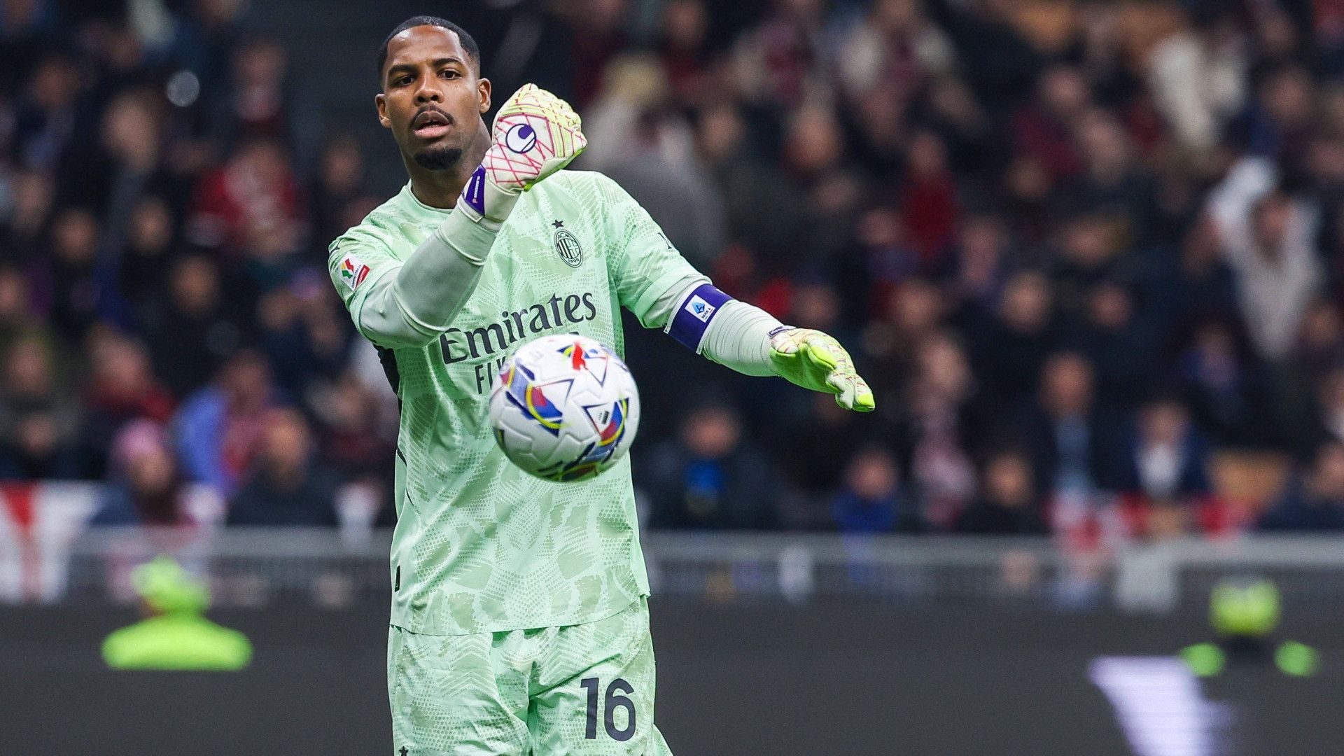 Milan stanco di aspettare Maignan, presentata l'ultima offerta di ...